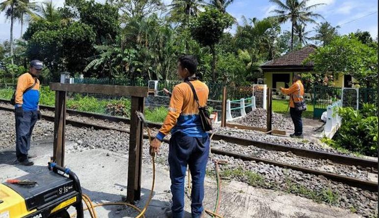 KAI Tutup 8 Perlintasan Sebidang Selama Januari 2025, Berikut Daftarnya, Masyarakat Diminta Tak ...